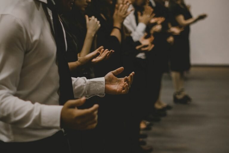 25 powerful calls to worship prayers and declarations - Christ Win